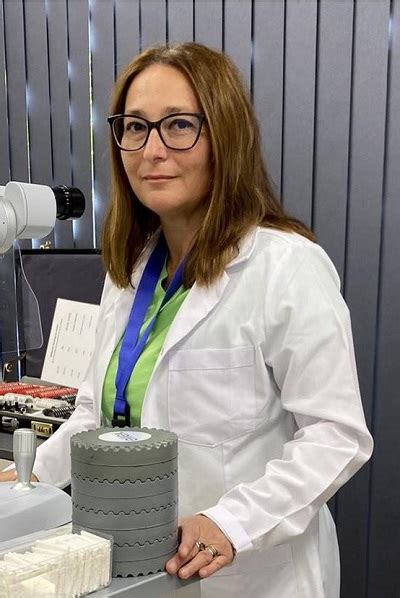 Д р Милена Димитрова лекар специалист в очна клиника Св Петка В