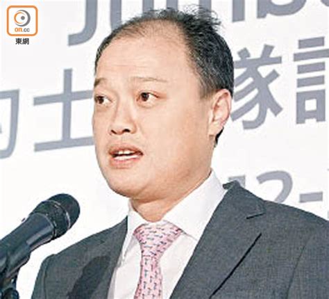 探射燈：網約車折扣吸客 的士業四面受敵 東方日報