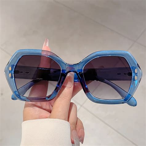 Temu｜여성과 남성을 위한 대형 그라데이션 렌즈 안경 금속 힌지가 달린 Pc 프레임 등산 및 해변 장식용 패션 레트로 사각형 선글라스 1 켤레 In 2024