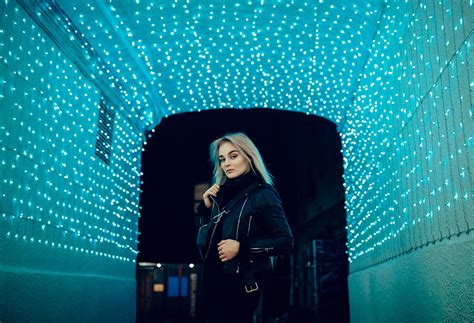 Improve Out Of Focus Photos And Add Blur Effects With Akvis Refocus Ai