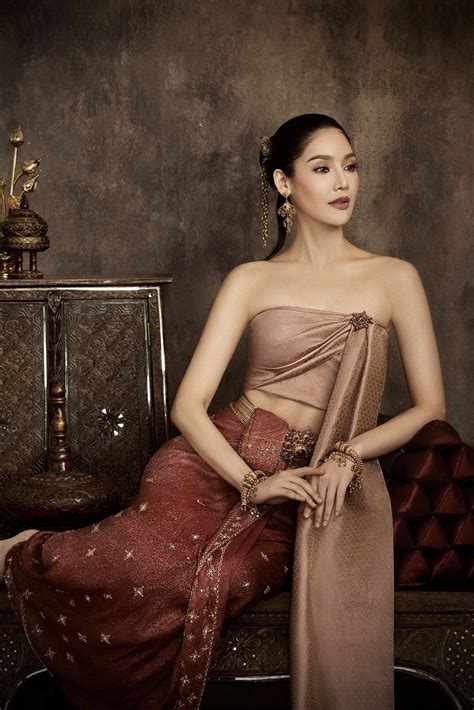 บันเทิง เก็บตกชุดนางสงกรานต์ 4 ลุค 4 สไตล์ สวยงดงามแบบแม่หญิงไทยสไตล์