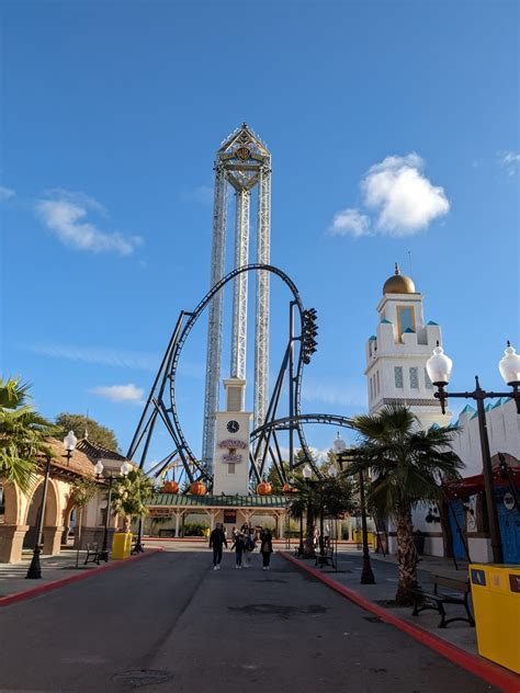 Травелмания екзотични почивки хотели самолетни билети Увеселителен парк Warner Bros в Мадрид