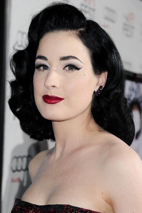 Pale Skin Celebrities With Black Hair 60 Photos Moonagedaydreamfilm