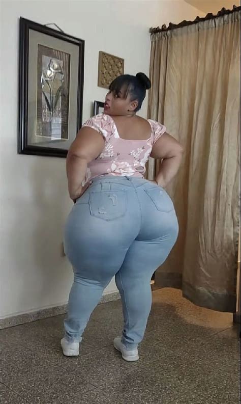 Pin By Lcervanb On Póster Girls Curves Booties Woman Booties