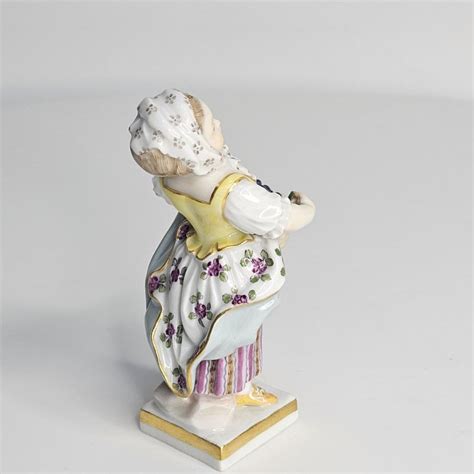Статуэтка Девушка с корзиной Meissen №6172 Купить 80 900 руб Meissen Мейсен Antiqueland