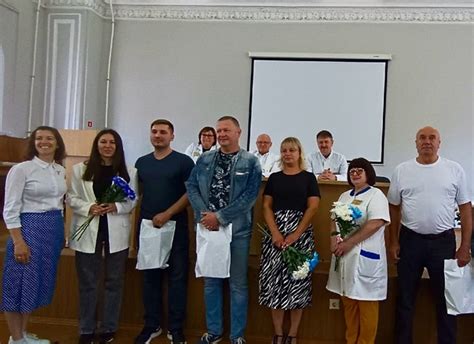 8 семейных пар поздравили сегодня в больнице им Н А Семашко цветами и подарками от