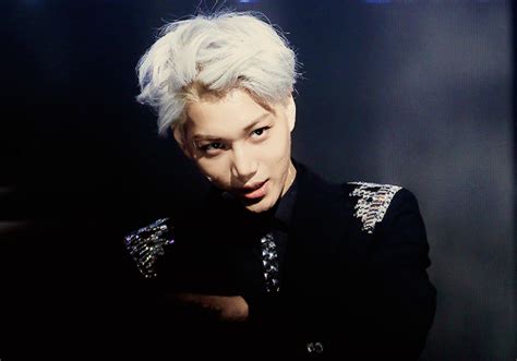 王青 Exo Kai Kai Young Lad