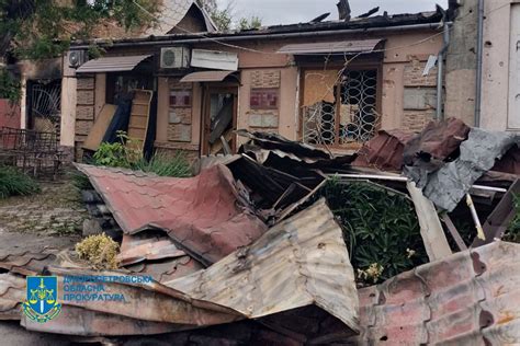 Обстріл Нікополя 29 травня понівечено бібліотеку магазин кафе прокуратура показала фото
