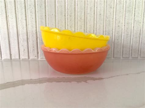 Agee Pyrex Scalloped Yellow Pudding Bowl Etsy