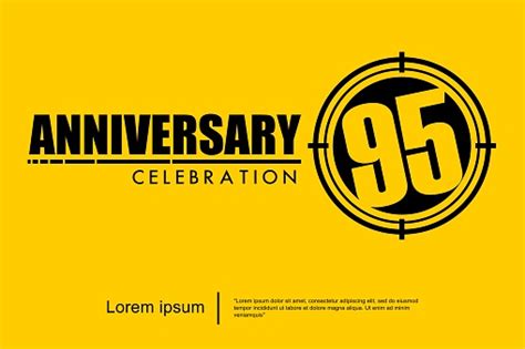 창립 95 주년 기념 엠블럼 노란색 배경에 대상 십자선으로 격리 된 검은 기념일 로고 웹 전단지 포스터 인사말 카드에 대 한 벡터 일러스트 레이 션 템플릿 디자인 90