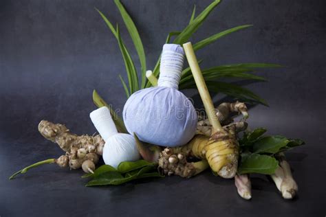 Herbal Compress Ball For Thai Massage And Spa Treatment Popular For
