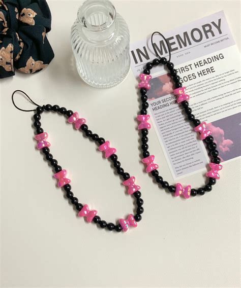 블랙 리본 🎀🖤 핸드폰스트랩 폰스트랩 비즈스트랩 핸드폰줄 핸드폰고리 핸드폰스트랩줄 휴대폰 스마트폰 핸드폰케이스 아이폰 케이스 갤럭시 케이스 Z플립 케이스 스트랩 에이블리