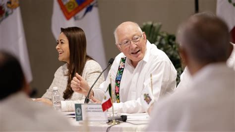 Ken Salazar Embajador De Eu En México Felicita A Joaquín Díaz Por Su