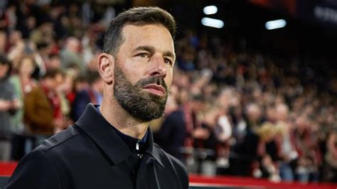 Epl Man Utd Snubs Van Nistelrooy Decides On Manager To Replace Ten