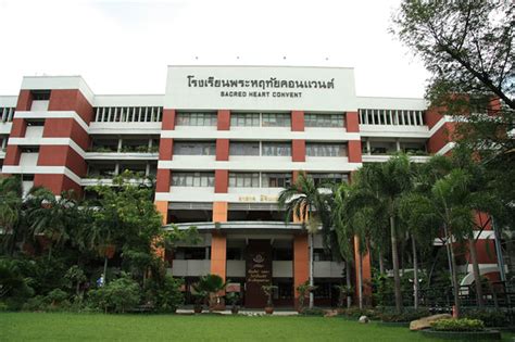 M I M I W โรงเรียนพระหฤทัยคอนแวนต์