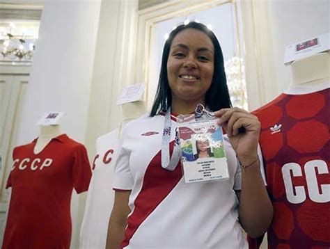 Una Estudiante Peruana Recibi En Madrid La Acreditaci N Del Aficionado Proceso Digital