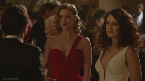 Naked Emily Vancamp In Revenge