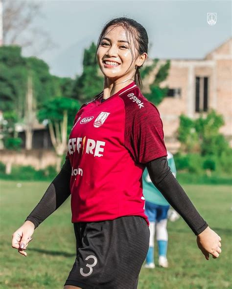 Safira Ika Putri Pesepakbola Wanita Yang Job Sampingan Jadi Model Atlet Wanita Wanita Atlet