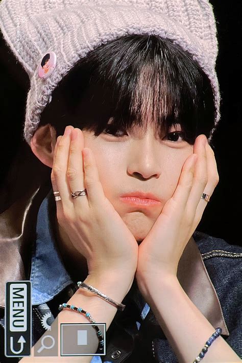 [잡담] 아무리 그래도 성한빈 모에화 근본은 냥이지 인스티즈 Instiz 연예 카테고리