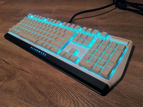 Alienware 510K Low Profile RGB Mechanical Gaming Keyboard Review AW510K W Lunar Light