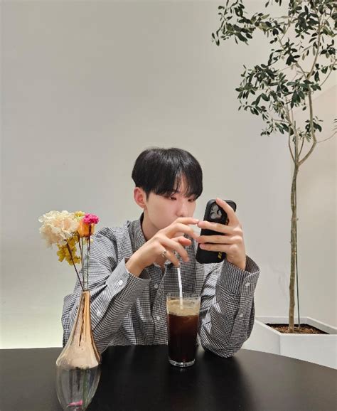 Blip [세븐틴 호시] 20230320 호시 개인 인스타