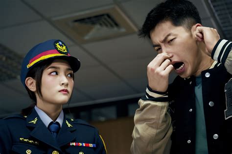 程偉豪新作《關於我和鬼變成家人的那件事》前導預告釋出！ 驚見林柏宏從許光漢胯下滑出say Hi！王淨許光漢鬥嘴畫面萌翻粉絲！
