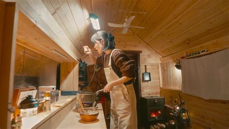 나무로 만든 초소형 오두막의 하루 영하 10도 화목난로와 따뜻한 김치 수제비 혼자서도 잘 놀기 Youtube