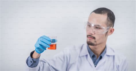 과학자들은 화학 실험실에서 연구를하고 있습니다 과학적 실험 혁신 사진 Unsplash의 기술 이미지