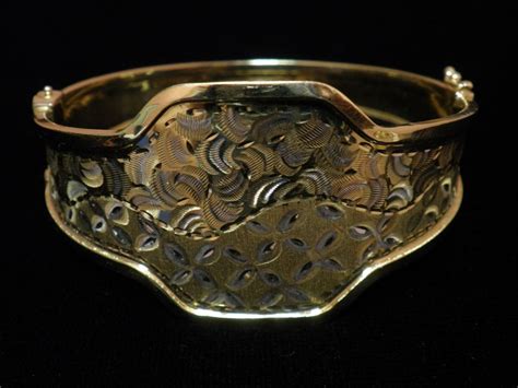 Златна твърда гривна с бяло злато Златна твърда гривна 138 гр