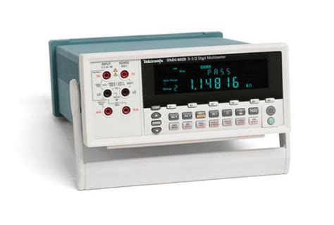 泰克 4000 系列：5½ 和 6½ 位数字万用表 Tektronix