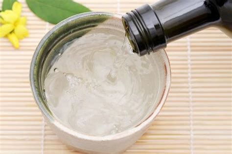 焼酎の飲み方をじっくり解説！好みのスタイルで楽しもう 嗜好品 オリーブオイルをひとまわし
