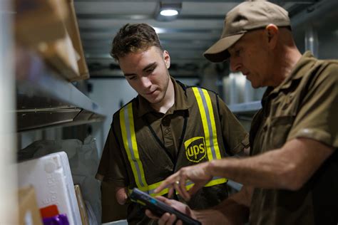 Ups Hiring 10 000 Workers Across Southern California