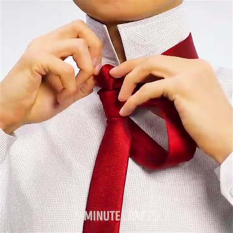 آموزش گام به گام بستن کراوات