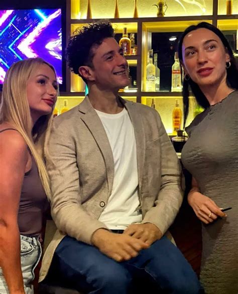 بوسي شلبي تشارك صورًا من كواليس السيستم الأسبوع