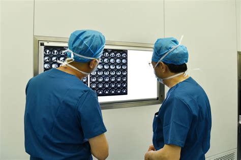 我院泌尿外科微创治疗 腹腔镜肾囊肿去顶术顺利完成 医院新闻 石家庄医学高等专科学校附属医院