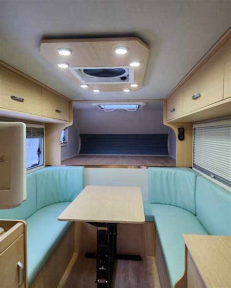 하이엔드 1톤트럭 캠퍼 캠핑카 전시용 중고캠핑카 은 역시 캠박에서