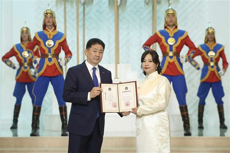 Монгол Улсын Ерөнхийлөгч Ухнаагийн Хүрэлсүх нэр бүхий эрдэмтэд Академич хэргэм хүртээлээ