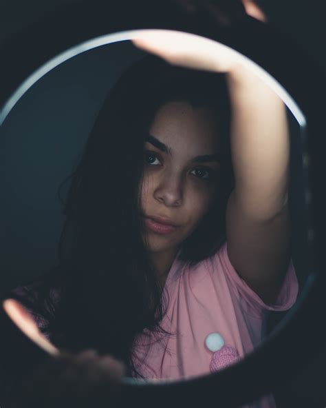 7 Tips For The Best Selfie Poses — Charlotte Selfie Museum Picture