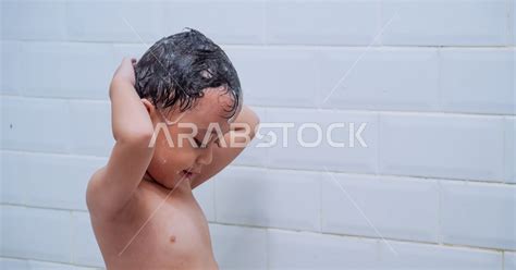 تعابير السعادة والسرور للاستحمام بالماء الساخن، مفهوم الحفاظ على