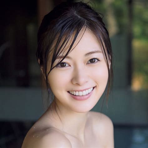 Download Wallpaper Girl Smile Beautiful Short Hair Pretty Lips Face Brunette Section