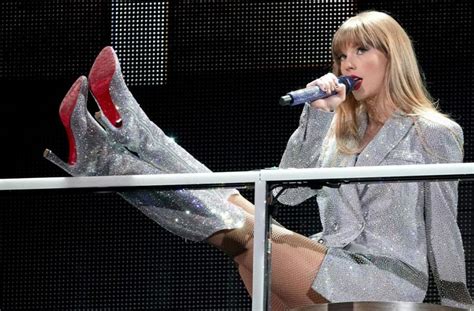 泰勒·斯威夫特：时代巡回演唱会 Taylor Swift The Eras Tour 2023 哔哩哔哩