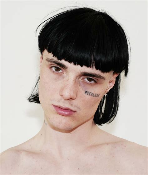 Aime Simone Dévoile Le Clip De Shining Light Just Music