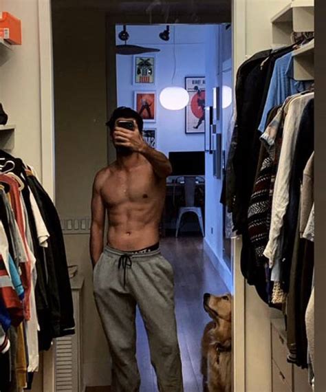 저는 그냥 수많은 갈색머리에 파란눈을 가진 남자중에 한명이에요 인스티즈 instiz 이슈 카테고리