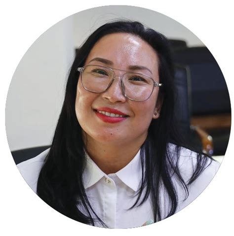 Батсайхан Н Тодцэцэг Өглөө эрт л босохгүй бол өөртөө болон гэр бүлдээ цаг гаргах боломж