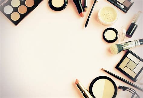 메이크업 제품 베이지 색 배경 플랫 누워 톤에 장식 화장품 패션과 뷰티 컨셉 맨 위 보기 공간을 복사합니다 0명에 대한 스톡 사진 및 기타 이미지 Istock