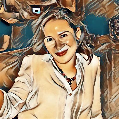 Liz Fernandes - Co-Founder - Rebel | XING