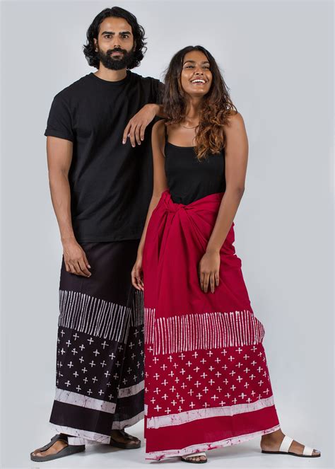 Batik Sarong Longyi Malong Unisex One Size Handmade Black Red Blue Sarong In White Pattern Etsy
