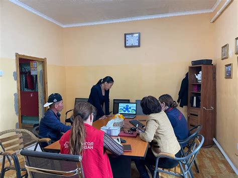 АЖ АХУЙН НЭГЖ БАЙГУУЛЛАГУУДААР МЭДЭЭЛЭЛ ХИЙХ АЖИЛ ҮРГЭЛЖИЛЖ БАЙНА