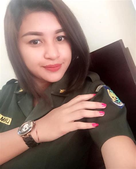 20 Pns Cantik Yang Akan Bikin Agan Betah Di Kantor Kaskus