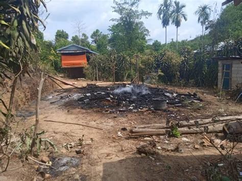 ရေးမြို့နယ်၊ ဝါပသဲရွာကို စစ်တပ်က တိုက်လေယာဉ်ဖြင့် အကြောင်းမဲ့ ဗုံးကျဲ တိုက်ခိုက်မှု ပြည်သူများ